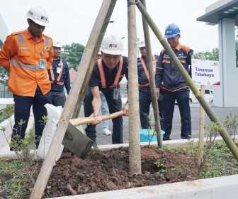 Dukung Gerakan Satu Juta Pohon, KAI Daop 4 Semarang Ambil Langkah Hijau ; Tanam 50 Pohon untuk ...